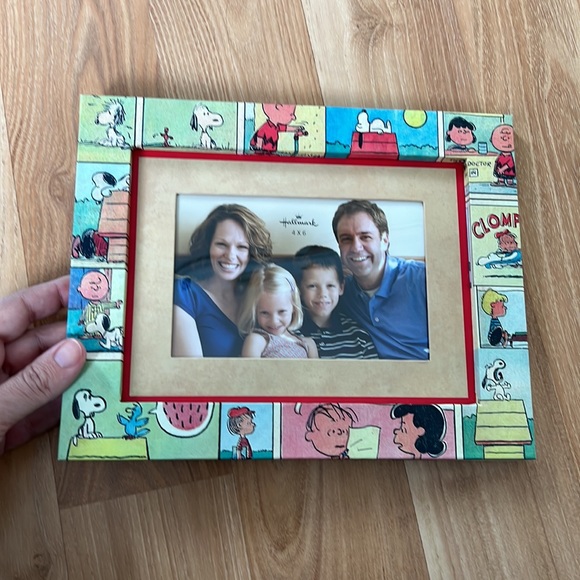 Hallmark | Accents | Hallmark Peanuts Snoopy Picture Frame | Poshmark